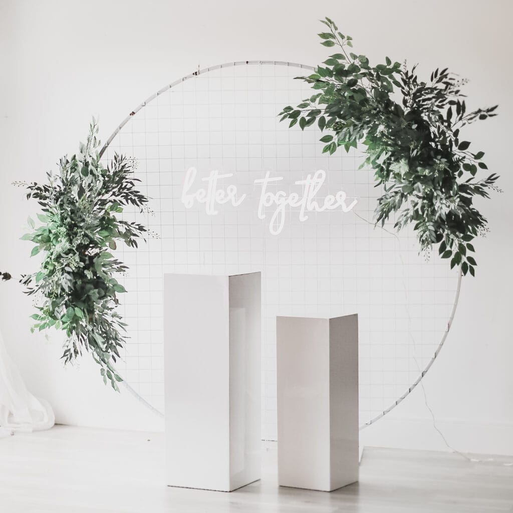 Metal Mesh Round Backdrop Rental • VintageBash